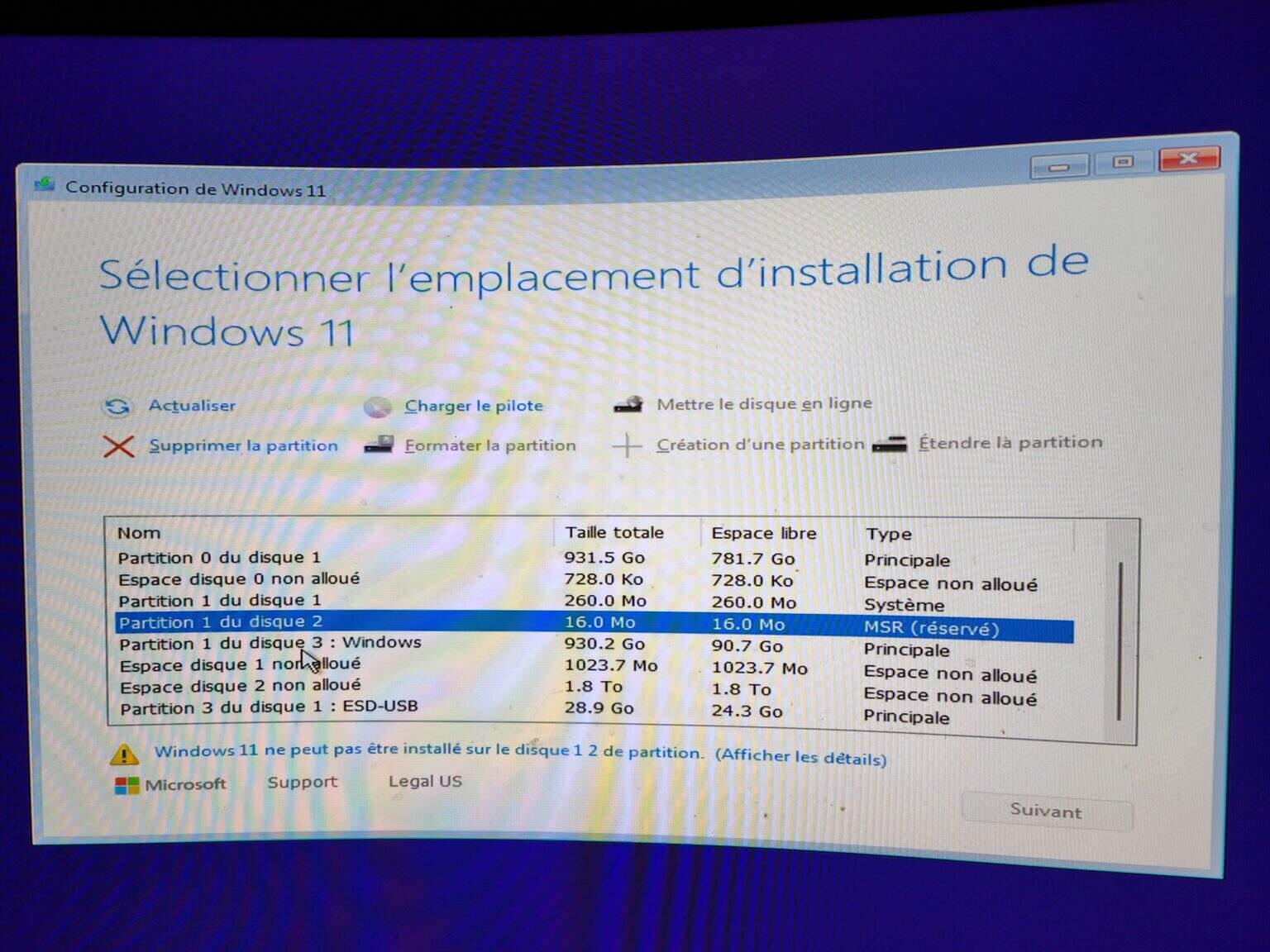 SOLUTION: SSD invisible à l'installation de Windows - Charger les ...